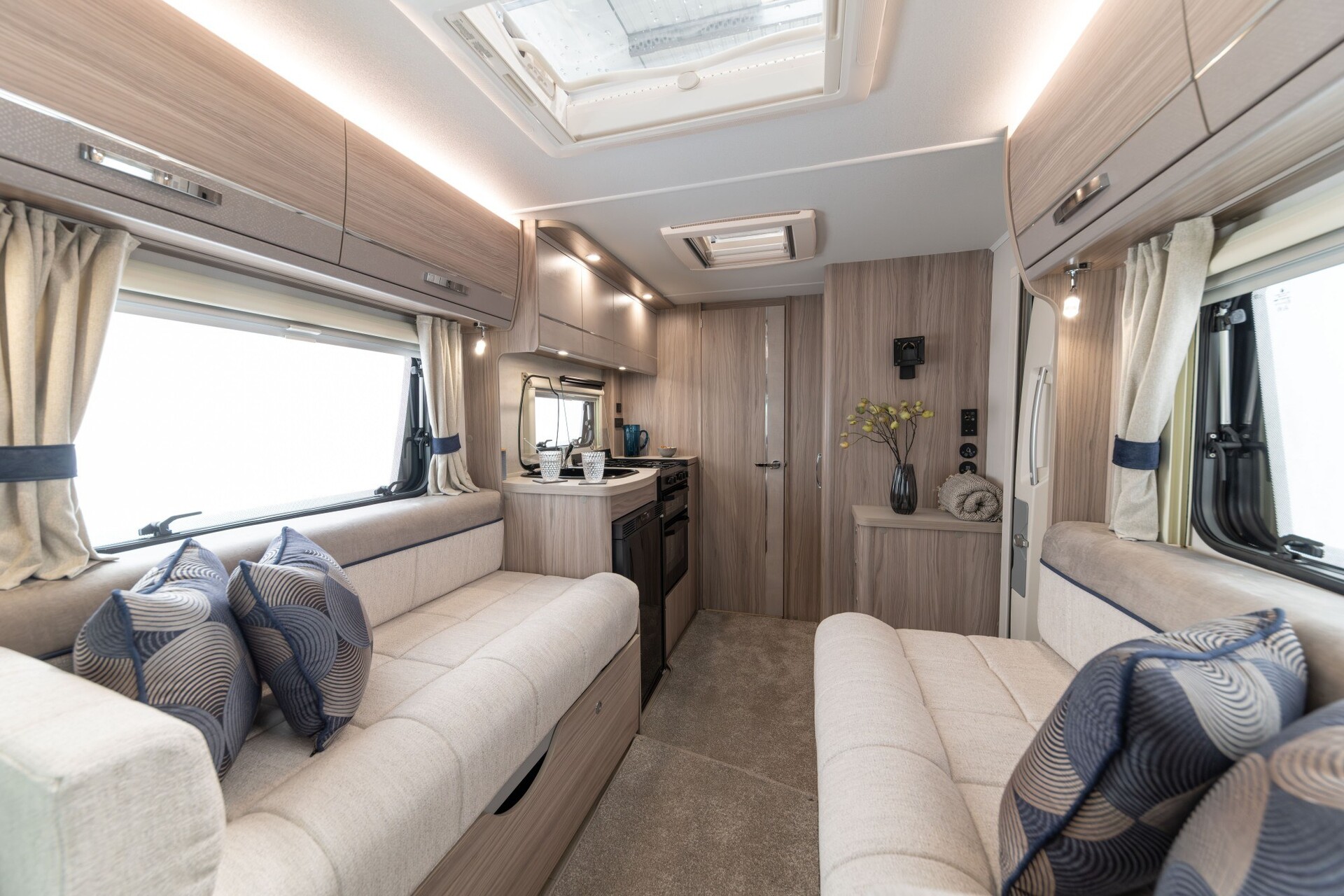 Elddis Accordo 105 GTS PACK Peugeot 2.2 140BHP (2024) - Newport Caravans