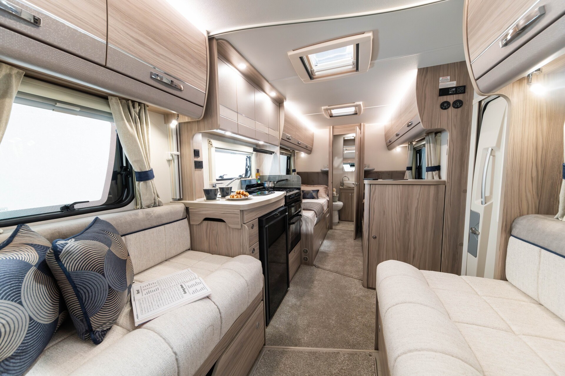 Elddis Autoquest 185 GTS pack Peugeot 2.2 140BHP (2024) - Newport Caravans